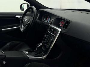 Black Volvo V60 2015 in Vilnius, with an engine capacity of 1.97 L and mileage of 236 thousand km for 6299 €, photo 16 on AUTOMOTO.COM.LV