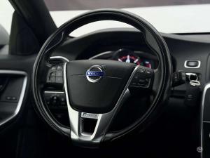Black Volvo V60 2015 in Vilnius, with an engine capacity of 1.97 L and mileage of 236 thousand km for 6299 €, photo 18 on AUTOMOTO.COM.LV