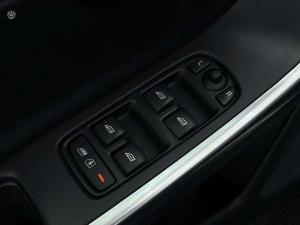 Black Volvo V60 2015 in Vilnius, with an engine capacity of 1.97 L and mileage of 236 thousand km for 6299 €, photo 20 on AUTOMOTO.COM.LV