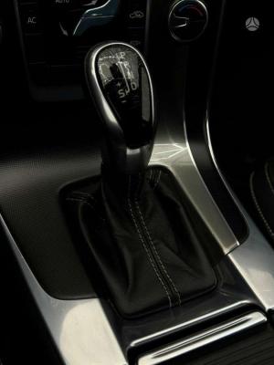 Black Volvo V60 2015 in Vilnius, with an engine capacity of 1.97 L and mileage of 236 thousand km for 6299 €, photo 21 on AUTOMOTO.COM.LV