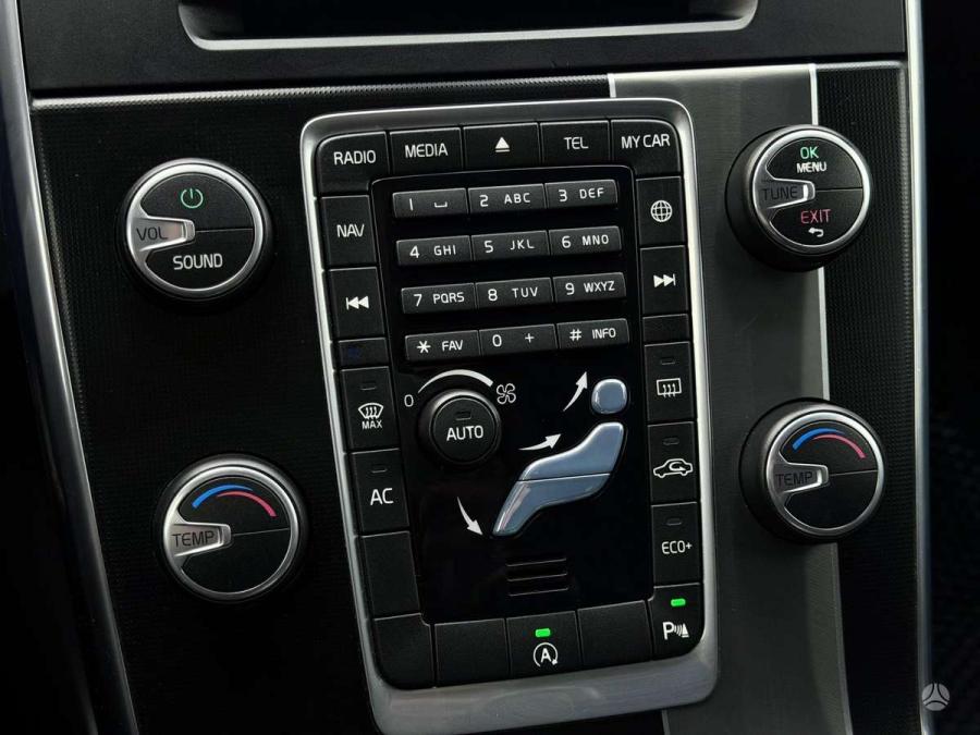 Black Volvo V60 2015 in Vilnius, with an engine capacity of 1.97 L and mileage of 236 thousand km for 6299 €, photo 22 on AUTOMOTO.COM.LV