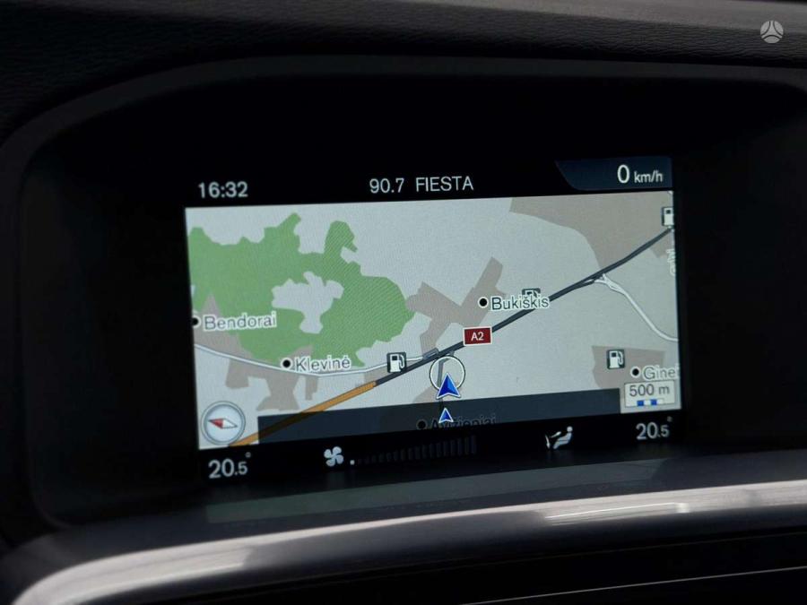 Black Volvo V60 2015 in Vilnius, with an engine capacity of 1.97 L and mileage of 236 thousand km for 6299 €, photo 25 on AUTOMOTO.COM.LV