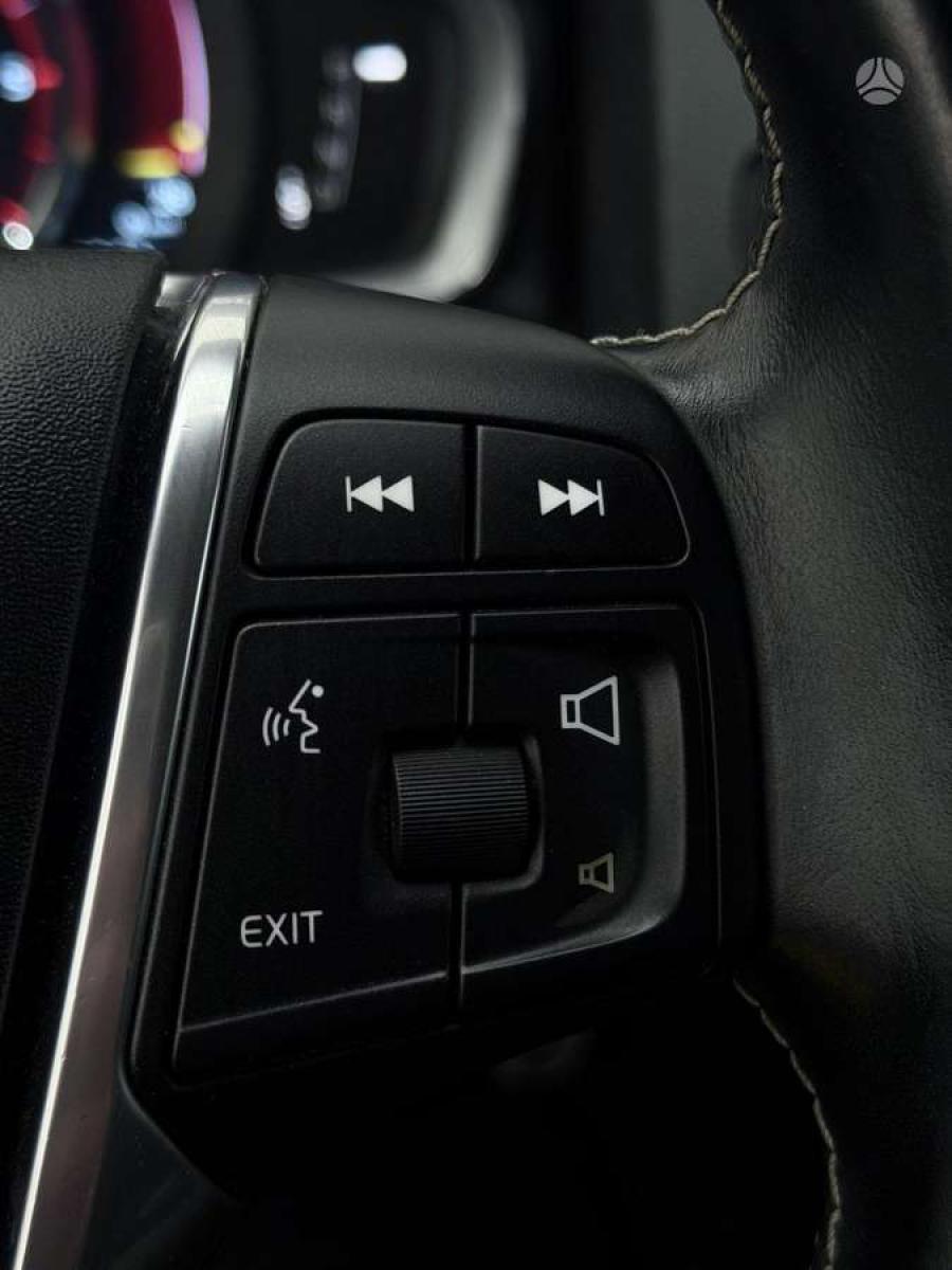 Black Volvo V60 2015 in Vilnius, with an engine capacity of 1.97 L and mileage of 236 thousand km for 6299 €, photo 26 on AUTOMOTO.COM.LV
