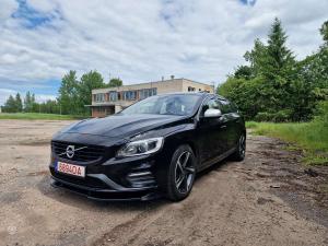 Black Volvo V60 2015 in Utena, with an engine capacity of 2.40 L and mileage of 186 thousand km for 8450 €, photo 5 on AUTOMOTO.COM.LV