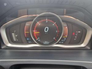 Black Volvo V60 2015 in Utena, with an engine capacity of 2.40 L and mileage of 186 thousand km for 8450 €, photo 20 on AUTOMOTO.COM.LV