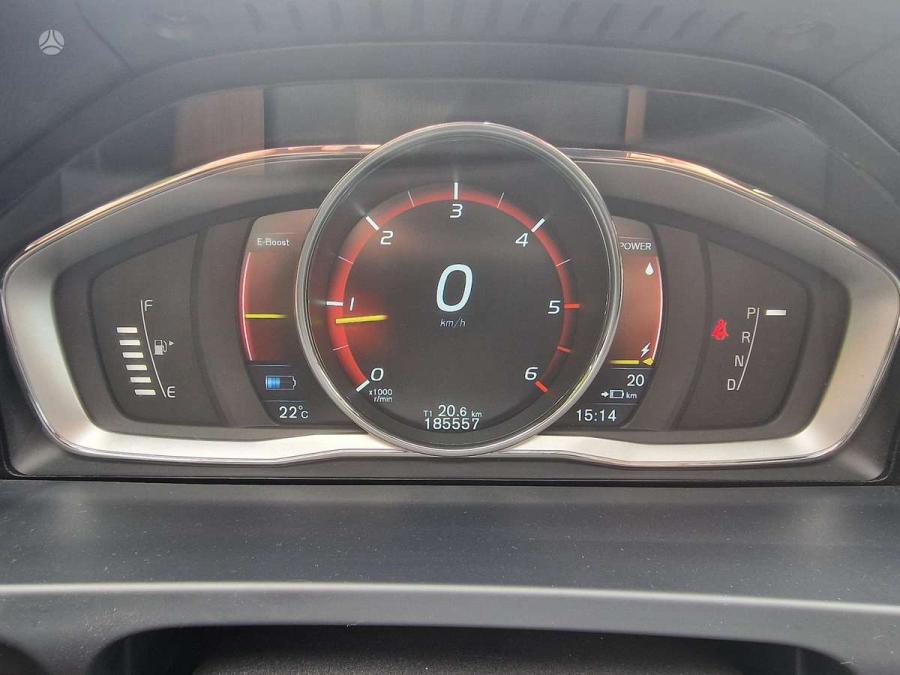 Black Volvo V60 2015 in Utena, with an engine capacity of 2.40 L and mileage of 186 thousand km for 8450 €, photo 20 on AUTOMOTO.COM.LV