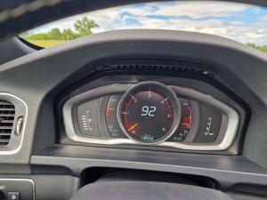 Black Volvo V60 2015 in Utena, with an engine capacity of 2.40 L and mileage of 186 thousand km for 8450 €, photo 24 on AUTOMOTO.COM.LV