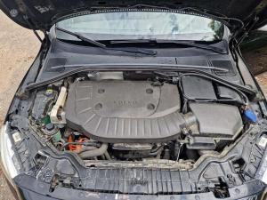Black Volvo V60 2015 in Utena, with an engine capacity of 2.40 L and mileage of 186 thousand km for 8450 €, photo 25 on AUTOMOTO.COM.LV
