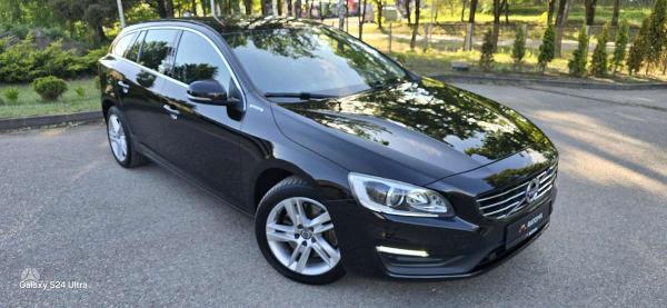 Melns Volvo V60 2015 Kazlų Rūda, ar dzinēja tilpumu 2.40 L un nobraukumu 237 tūkst. km par 6000 €, foto 1 vietnē AUTOMOTO.COM.LV