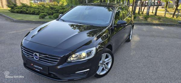 Melns Volvo V60 2015 Kazlų Rūda, ar dzinēja tilpumu 2.40 L un nobraukumu 237 tūkst. km par 6000 €, foto 4 vietnē AUTOMOTO.COM.LV