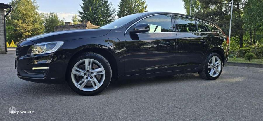 Melns Volvo V60 2015 Kazlų Rūda, ar dzinēja tilpumu 2.40 L un nobraukumu 237 tūkst. km par 6000 €, foto 7 vietnē AUTOMOTO.COM.LV