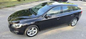 Melns Volvo V60 2015 Kazlų Rūda, ar dzinēja tilpumu 2.40 L un nobraukumu 237 tūkst. km par 6000 €, foto 8 vietnē AUTOMOTO.COM.LV