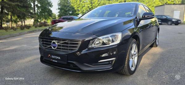 Black Volvo V60 2015 in Kazlu Ruda, with an engine capacity of 2.40 L and mileage of 237 thousand km for 6000 €, photo 9 on AUTOMOTO.COM.LV