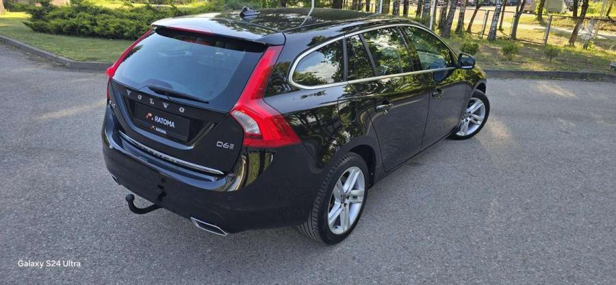 Melns Volvo V60 2015 Kazlų Rūda, ar dzinēja tilpumu 2.40 L un nobraukumu 237 tūkst. km par 6000 €, foto 12 vietnē AUTOMOTO.COM.LV