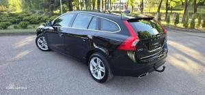 Melns Volvo V60 2015 Kazlų Rūda, ar dzinēja tilpumu 2.40 L un nobraukumu 237 tūkst. km par 6000 €, foto 20 vietnē AUTOMOTO.COM.LV