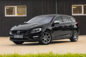 Black Volvo V60 2015 in Jelgava, with an engine capacity of 2.40 L and mileage of 242 thousand km for 10900 €, photo  on AUTOMOTO.COM.LV