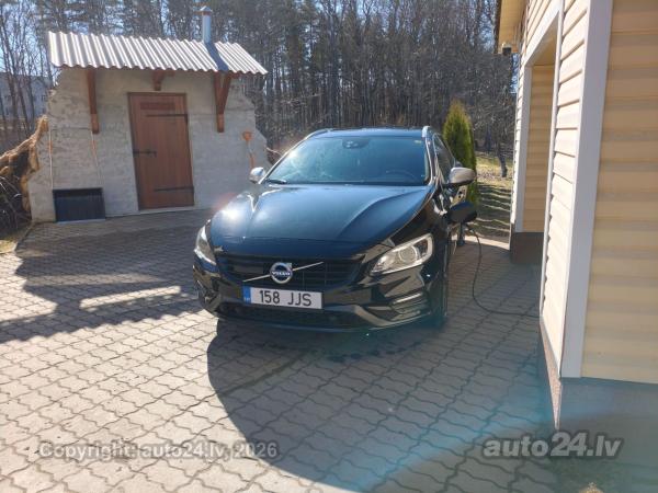 Melns Volvo V60 2015 Kohtla-Jerve, ar dzinēja tilpumu 2.40 L un nobraukumu 265 tūkst. km par 9500 €, foto 5 vietnē AUTOMOTO.COM.LV
