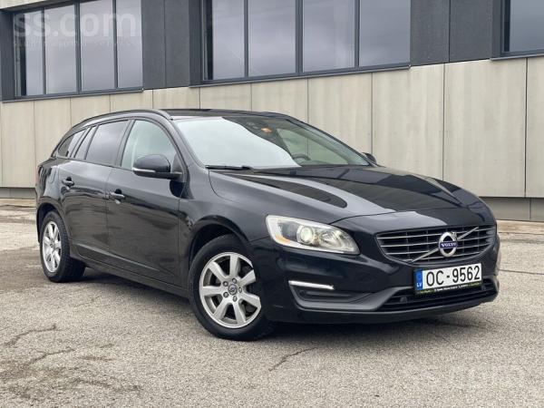 Melns Volvo V60 2015 Rīga, ar dzinēja tilpumu 2.40 L un nobraukumu 218 tūkst. km par 10990 €, foto 3 vietnē AUTOMOTO.COM.LV