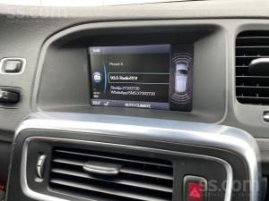 Black Volvo V60 2015 in Riga, with an engine capacity of 2.40 L and mileage of 218 thousand km for 10990 €, photo 27 on AUTOMOTO.COM.LV