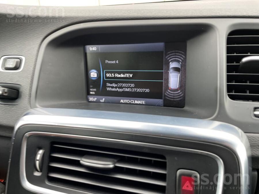 Black Volvo V60 2015 in Riga, with an engine capacity of 2.40 L and mileage of 218 thousand km for 10990 €, photo 27 on AUTOMOTO.COM.LV