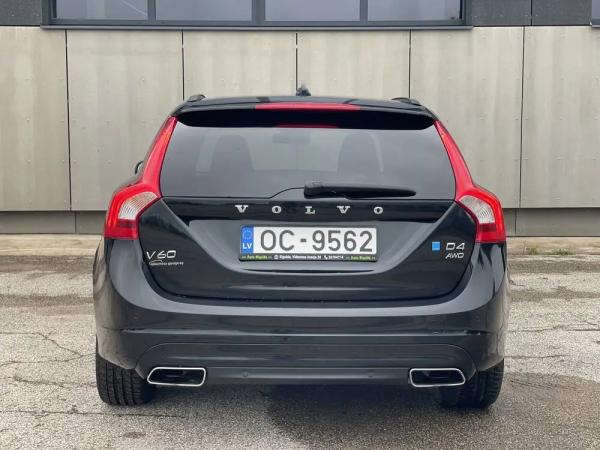 Black Volvo V60 2015 in Sigulda, with an engine capacity of 2.40 L and mileage of 218 thousand km for 10990 €, photo 5 on AUTOMOTO.COM.LV