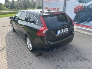 Melns Volvo V60 2015 Balvi, ar dzinēja tilpumu 2.40 L un nobraukumu 0 tūkst. km par 7540 €, foto 6 vietnē AUTOMOTO.COM.LV