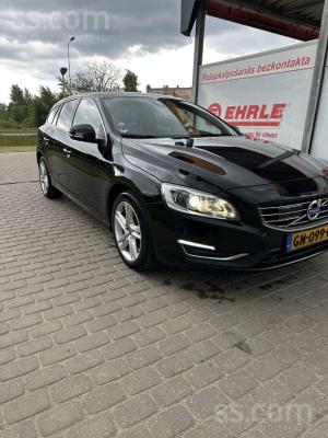 Melns Volvo V60 2015 Balvi, ar dzinēja tilpumu 2.40 L un nobraukumu 0 tūkst. km par 7540 €, foto 8 vietnē AUTOMOTO.COM.LV