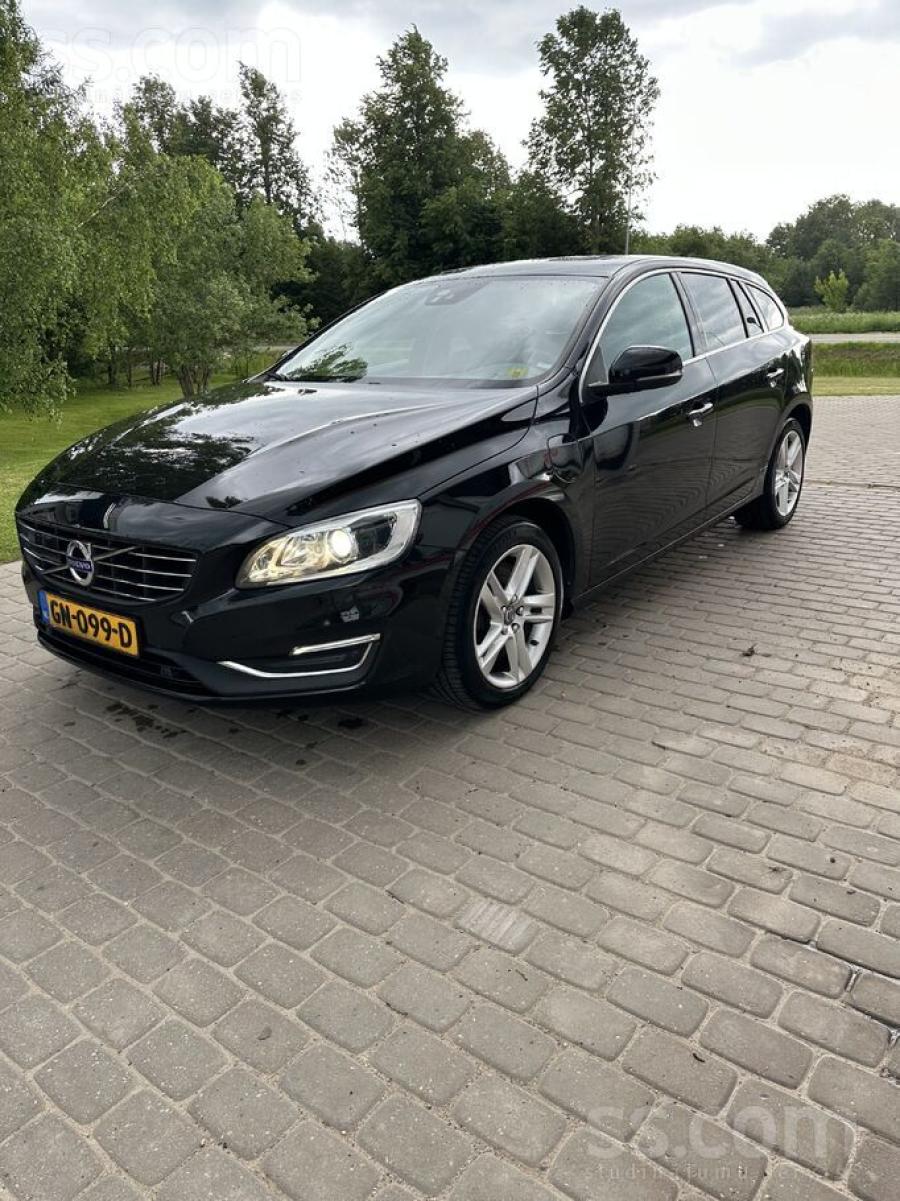 Melns Volvo V60 2015 Balvi, ar dzinēja tilpumu 2.40 L un nobraukumu 0 tūkst. km par 7540 €, foto 9 vietnē AUTOMOTO.COM.LV