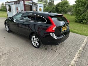 Melns Volvo V60 2015 Balvi, ar dzinēja tilpumu 2.40 L un nobraukumu 0 tūkst. km par 7540 €, foto 11 vietnē AUTOMOTO.COM.LV