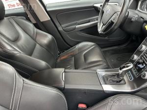 Melns Volvo V60 2015 Balvi, ar dzinēja tilpumu 2.40 L un nobraukumu 0 tūkst. km par 7540 €, foto 18 vietnē AUTOMOTO.COM.LV