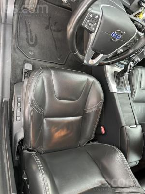 Melns Volvo V60 2015 Balvi, ar dzinēja tilpumu 2.40 L un nobraukumu 0 tūkst. km par 7540 €, foto 19 vietnē AUTOMOTO.COM.LV