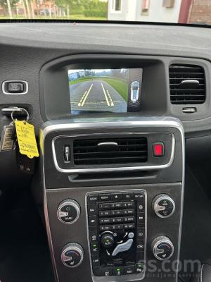 Melns Volvo V60 2015 Balvi, ar dzinēja tilpumu 2.40 L un nobraukumu 0 tūkst. km par 7540 €, foto 20 vietnē AUTOMOTO.COM.LV