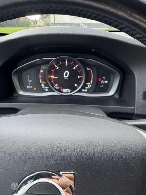 Black Volvo V60 2015 in Siauliai, with an engine capacity of 1.97 L and mileage of 272 thousand km for 6000 €, photo 13 on AUTOMOTO.COM.LV