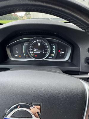 Black Volvo V60 2015 in Siauliai, with an engine capacity of 1.97 L and mileage of 272 thousand km for 6000 €, photo 14 on AUTOMOTO.COM.LV