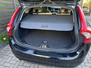 Melns Volvo V60 2015 Viļņa, ar dzinēja tilpumu 2.00 L un nobraukumu 242 tūkst. km par 7700 €, foto 10 vietnē AUTOMOTO.COM.LV