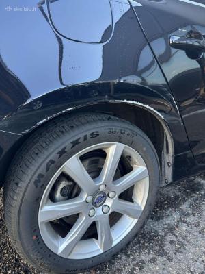Melns Volvo V60 2015 Viļņa, ar dzinēja tilpumu 2.00 L un nobraukumu 242 tūkst. km par 7700 €, foto 21 vietnē AUTOMOTO.COM.LV