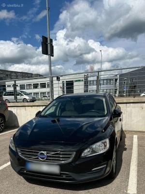 Melns Volvo V60 2015 Viļņa, ar dzinēja tilpumu 2.00 L un nobraukumu 242 tūkst. km par 7700 €, foto 24 vietnē AUTOMOTO.COM.LV
