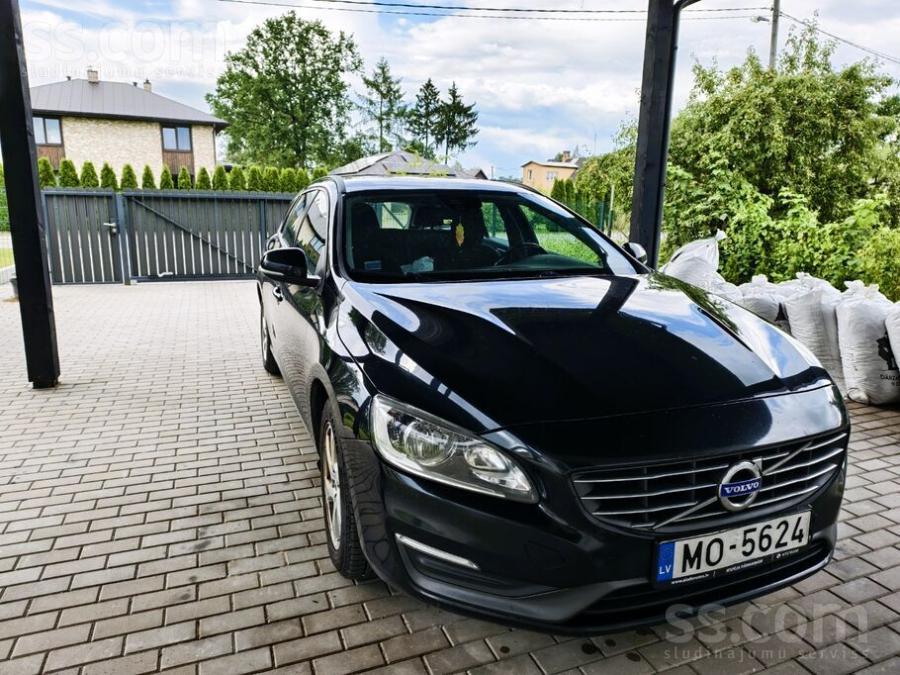 Melns Volvo V60 2015 Rīga, ar dzinēja tilpumu 1.60 L un nobraukumu 279 tūkst. km par 5300 €, foto 1 vietnē AUTOMOTO.COM.LV