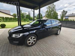 Melns Volvo V60 2015 Rīga, ar dzinēja tilpumu 1.60 L un nobraukumu 279 tūkst. km par 5300 €, foto 4 vietnē AUTOMOTO.COM.LV