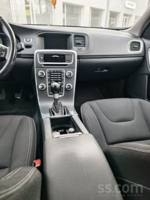 Melns Volvo V60 2015 Rīga, ar dzinēja tilpumu 1.60 L un nobraukumu 279 tūkst. km par 5300 €, foto 7 vietnē AUTOMOTO.COM.LV