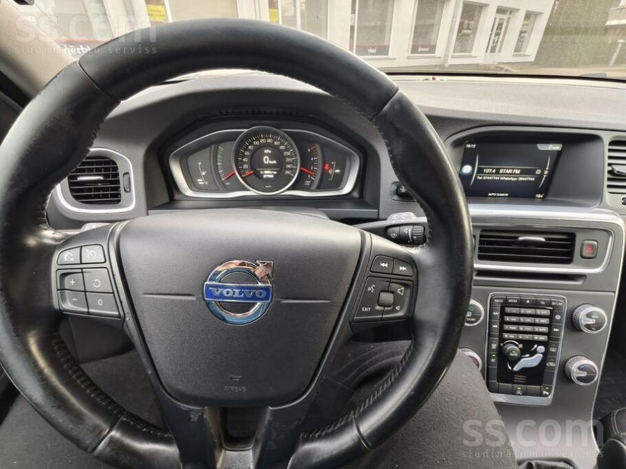 Melns Volvo V60 2015 Rīga, ar dzinēja tilpumu 1.60 L un nobraukumu 279 tūkst. km par 5300 €, foto 8 vietnē AUTOMOTO.COM.LV