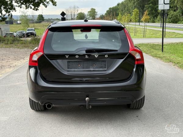 Melns Volvo V60 2015 Alīta, ar dzinēja tilpumu 2.00 L un nobraukumu 244 tūkst. km par 6666 €, foto 6 vietnē AUTOMOTO.COM.LV