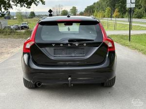 Black Volvo V60 2015 in Alytus, with an engine capacity of 2.00 L and mileage of 244 thousand km for 6666 €, photo 7 on AUTOMOTO.COM.LV