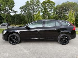 Black Volvo V60 2015 in Alytus, with an engine capacity of 2.00 L and mileage of 244 thousand km for 6666 €, photo 8 on AUTOMOTO.COM.LV