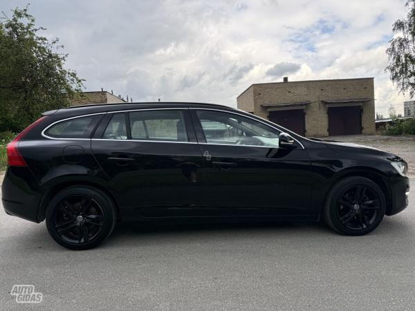 Melns Volvo V60 2015 Alīta, ar dzinēja tilpumu 2.00 L un nobraukumu 244 tūkst. km par 6666 €, foto 8 vietnē AUTOMOTO.COM.LV