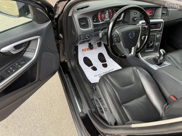 Melns Volvo V60 2015 Alīta, ar dzinēja tilpumu 2.00 L un nobraukumu 244 tūkst. km par 6666 €, foto 9 vietnē AUTOMOTO.COM.LV