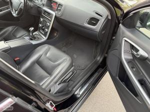Black Volvo V60 2015 in Alytus, with an engine capacity of 2.00 L and mileage of 244 thousand km for 6666 €, photo 11 on AUTOMOTO.COM.LV