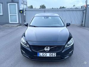 Melns Volvo V60 2015 Viļņa, ar dzinēja tilpumu 1.56 L un nobraukumu 203 tūkst. km par 3950 €, foto 4 vietnē AUTOMOTO.COM.LV