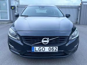 Melns Volvo V60 2015 Viļņa, ar dzinēja tilpumu 1.56 L un nobraukumu 203 tūkst. km par 3950 €, foto 5 vietnē AUTOMOTO.COM.LV