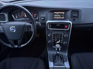 Melns Volvo V60 2015 Viļņa, ar dzinēja tilpumu 1.56 L un nobraukumu 203 tūkst. km par 3950 €, foto 14 vietnē AUTOMOTO.COM.LV